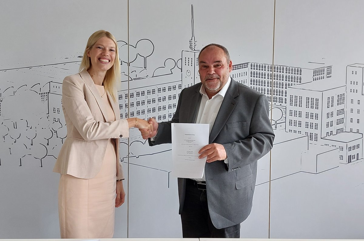 Proud to Care – Die Victor´s Group reicht Stipendien für das Pflegestudium an der Ernst-Abbe ...