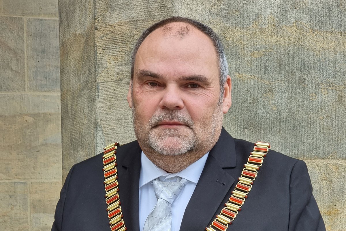 Präsident Prof. Dr. Steffen Teichert tritt zweite sechsjährige Amtszeit ...