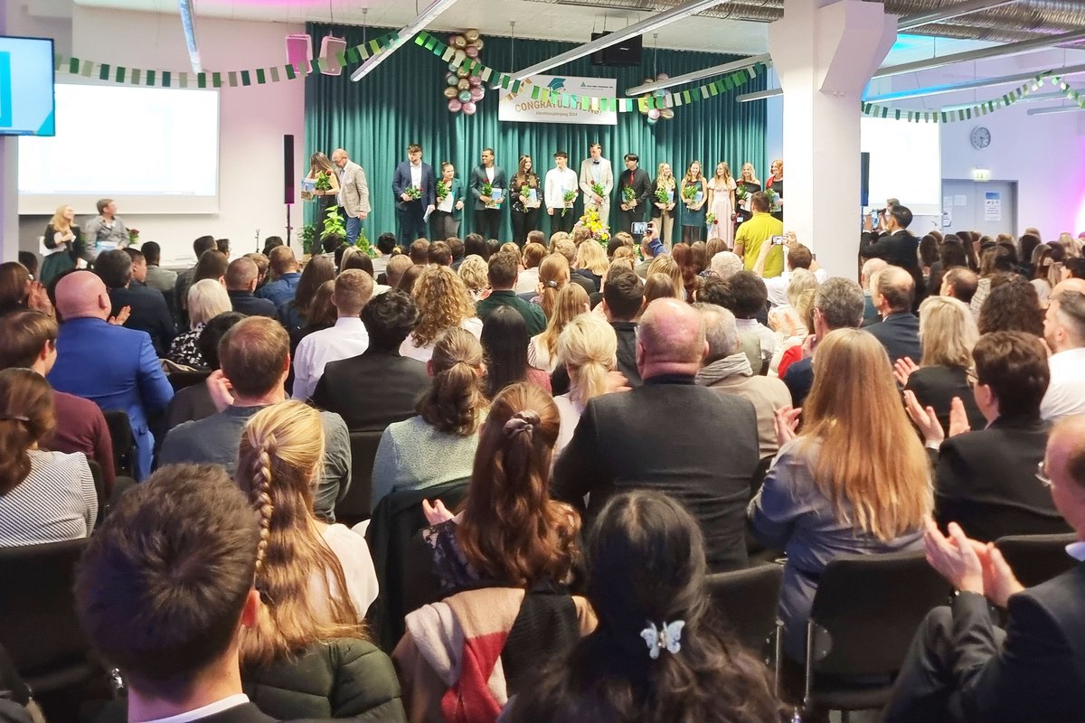 Feierlicher Abschluss für den Jahrgang 2024 – Absolventinnen und Absolventen der EAH Jena ...