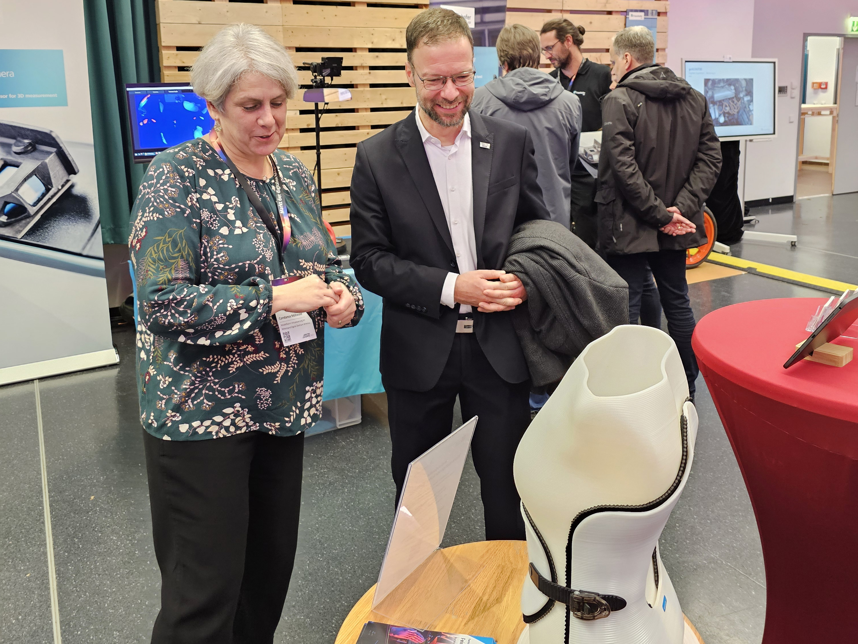 Digital-Gipfel 2023: Praxisnahe Einblicke und begeisterte Gäste in den Innovationslaboren ...